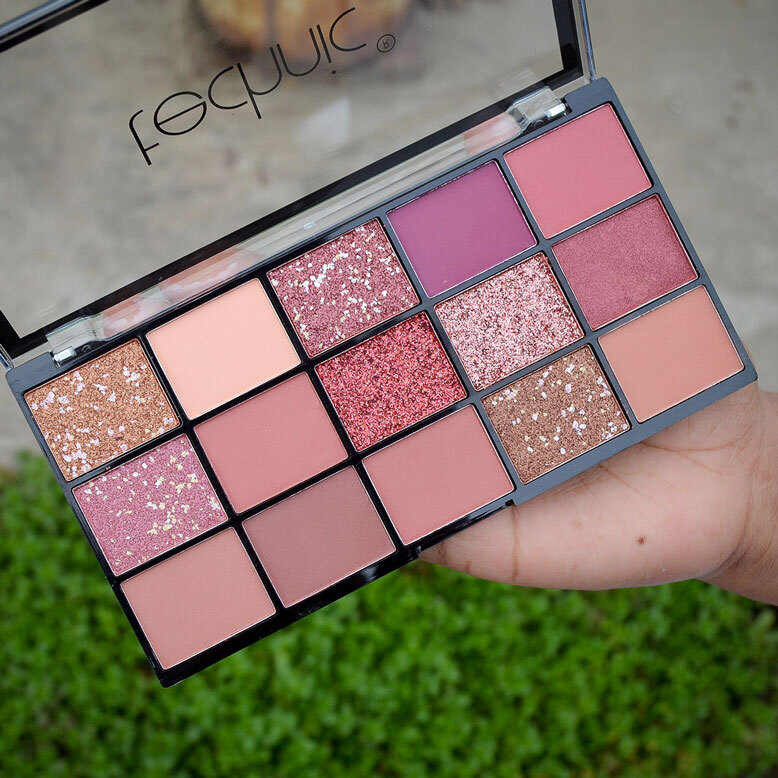 Technic 15 Pressed Pigments - Invite Only | Jeevee