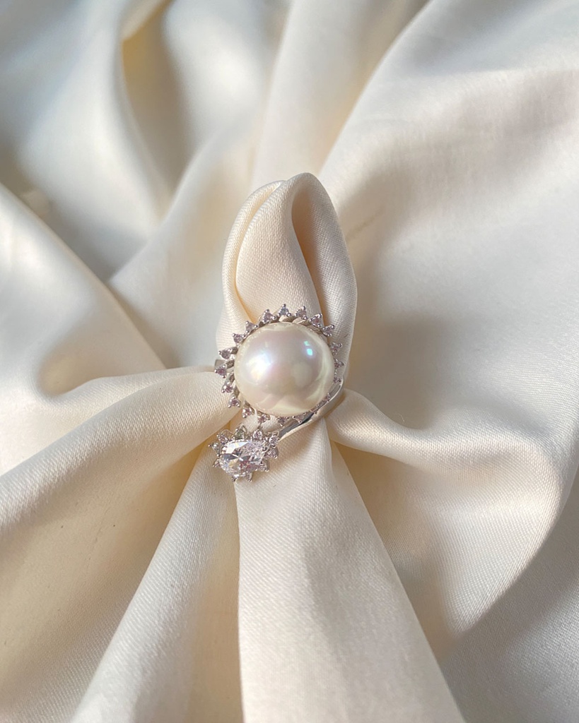 Salt Pearl Flower Ring | Jeevee