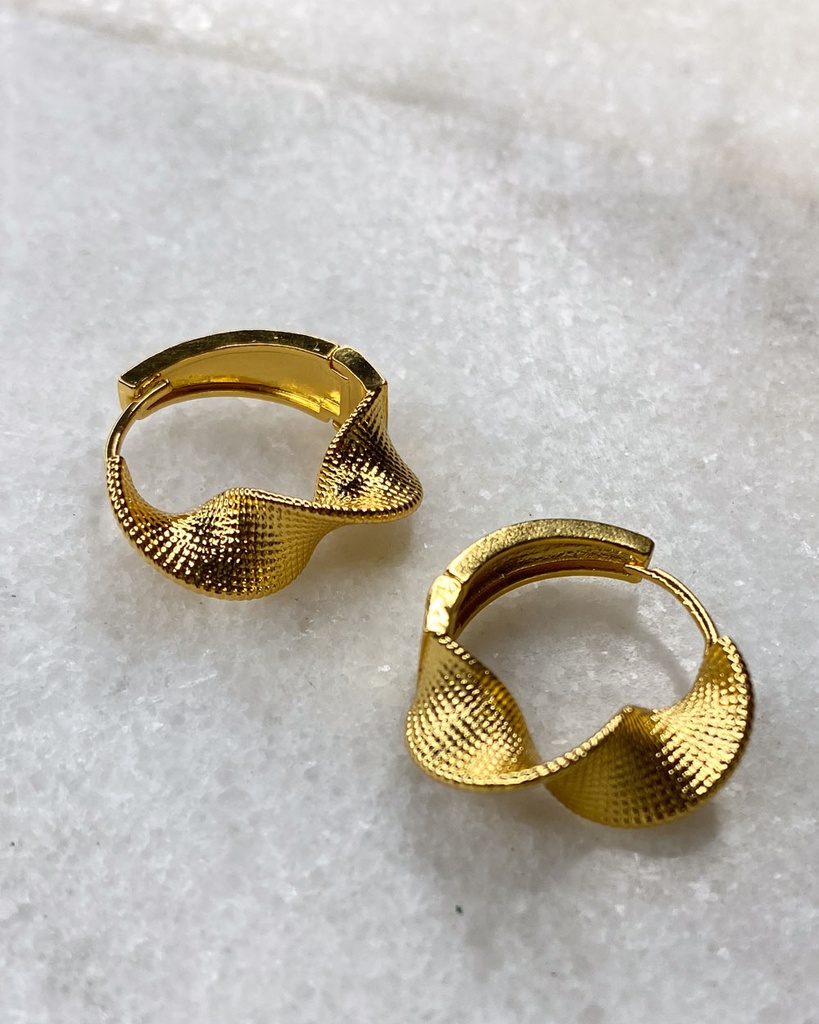 Pepper Twisted Gold Hoops | Jeevee